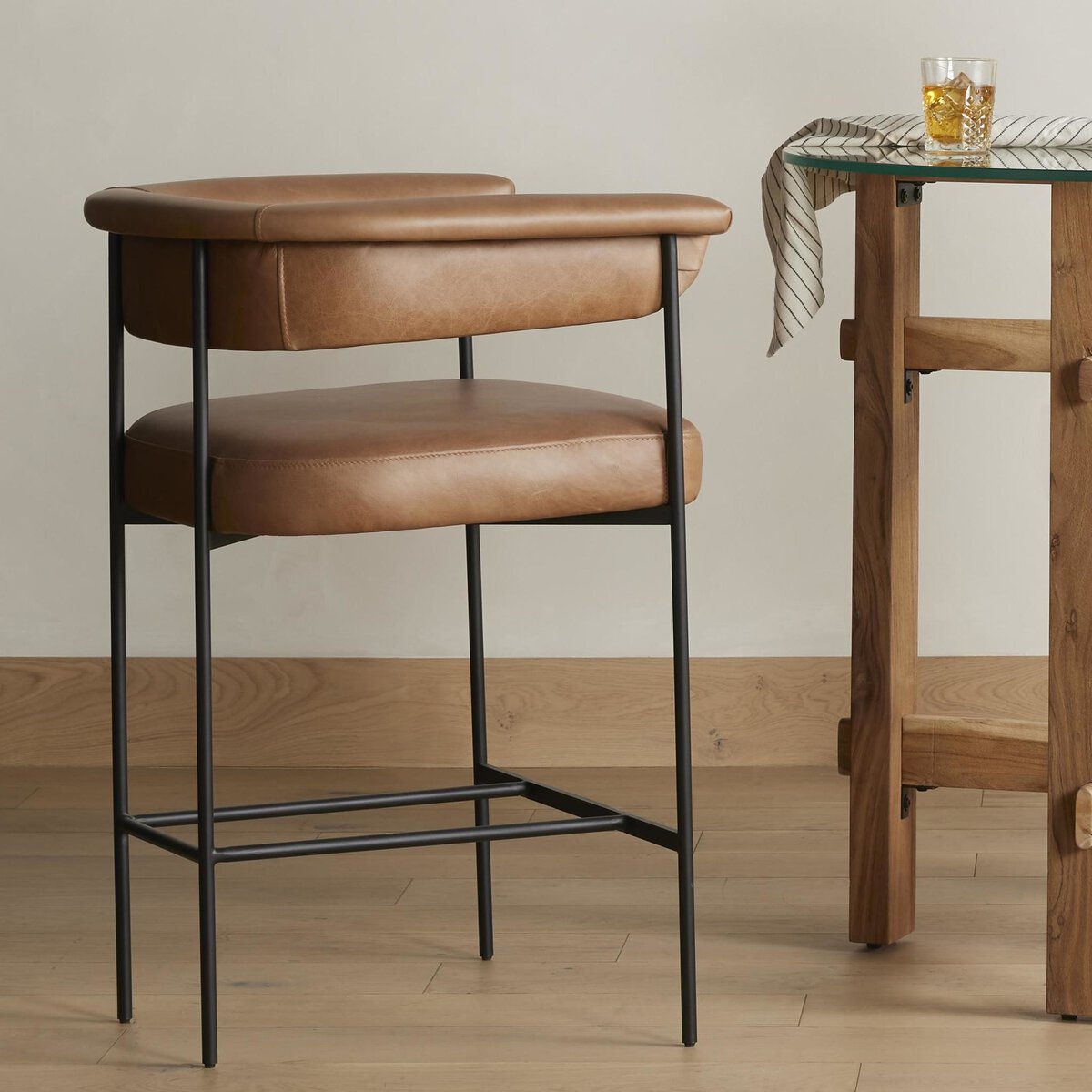 CARRIE BAR & COUNTER STOOL – Bracco Interiorismo